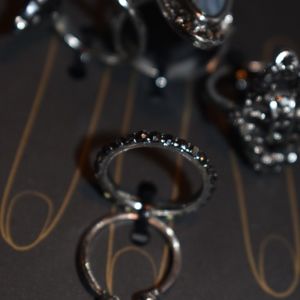 Forever 21 | Jewelry | 5 Forever 2 Silver And Black Ring Set | Poshmark